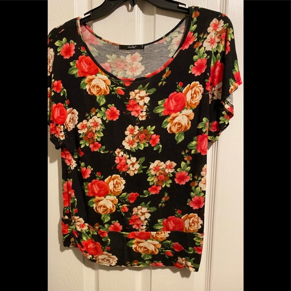 Papaya | Tops | Ladies Floral Papaya Top | Poshmark